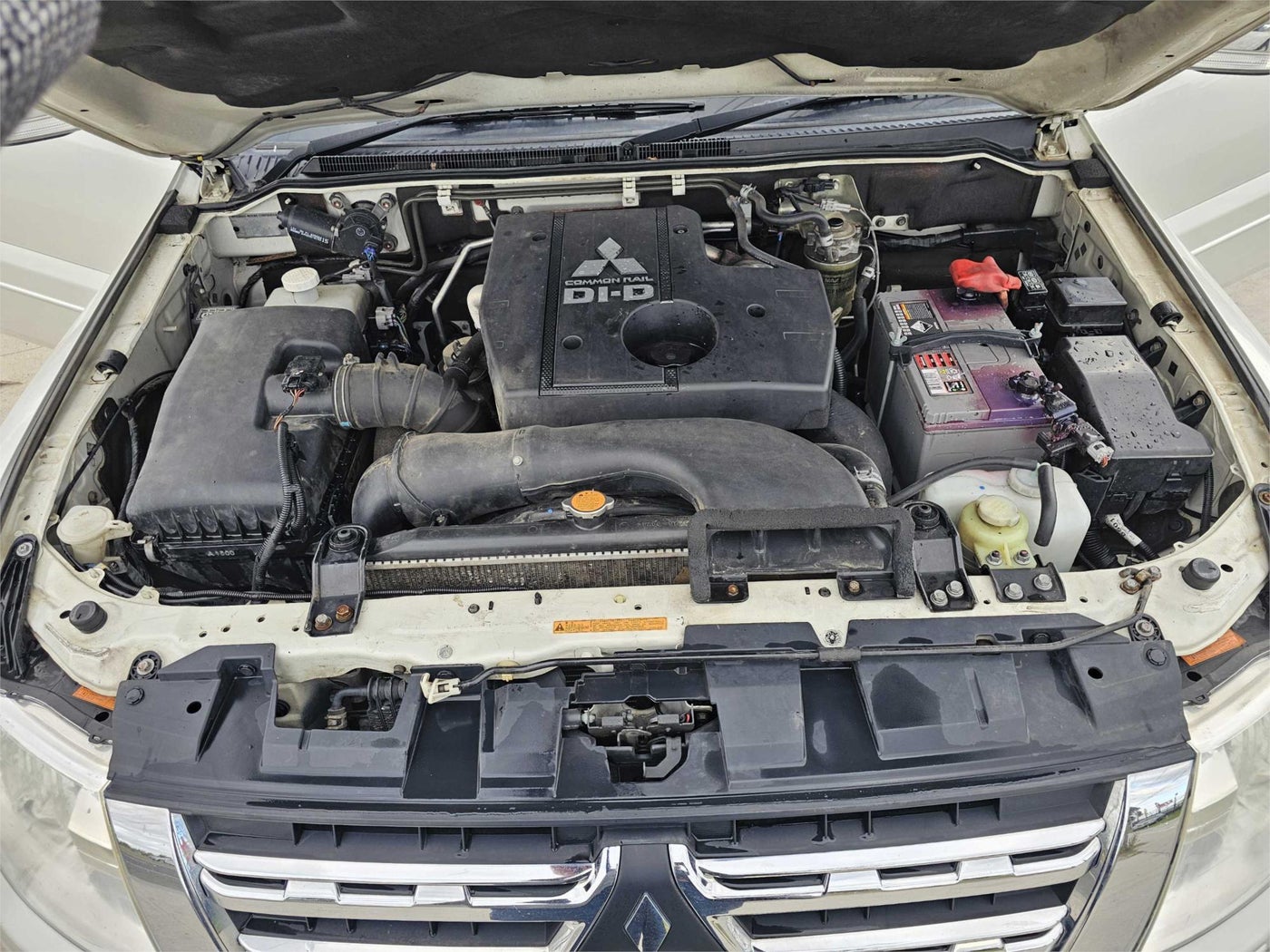 pajero 2011 engine
