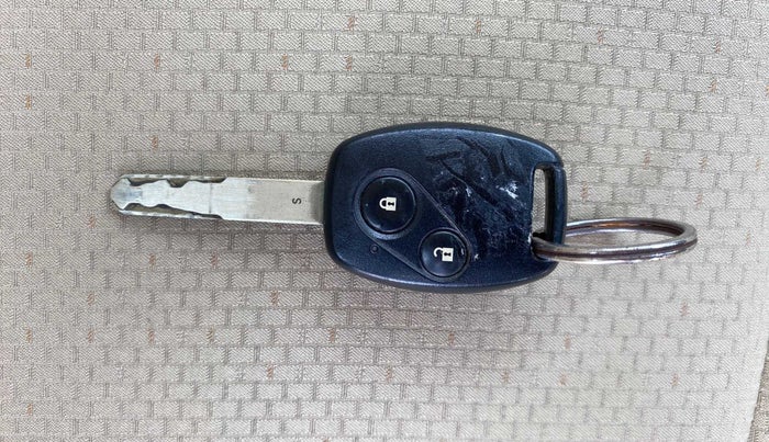 Certified Used 2016 Honda Amaze 1.2L I-VTEC SX | 35,122 Kms - CARS24