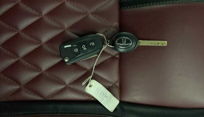 Certified Used 2021 Tata ALTROZ XM PLUS PETROL | 49,461 Kms - CARS24