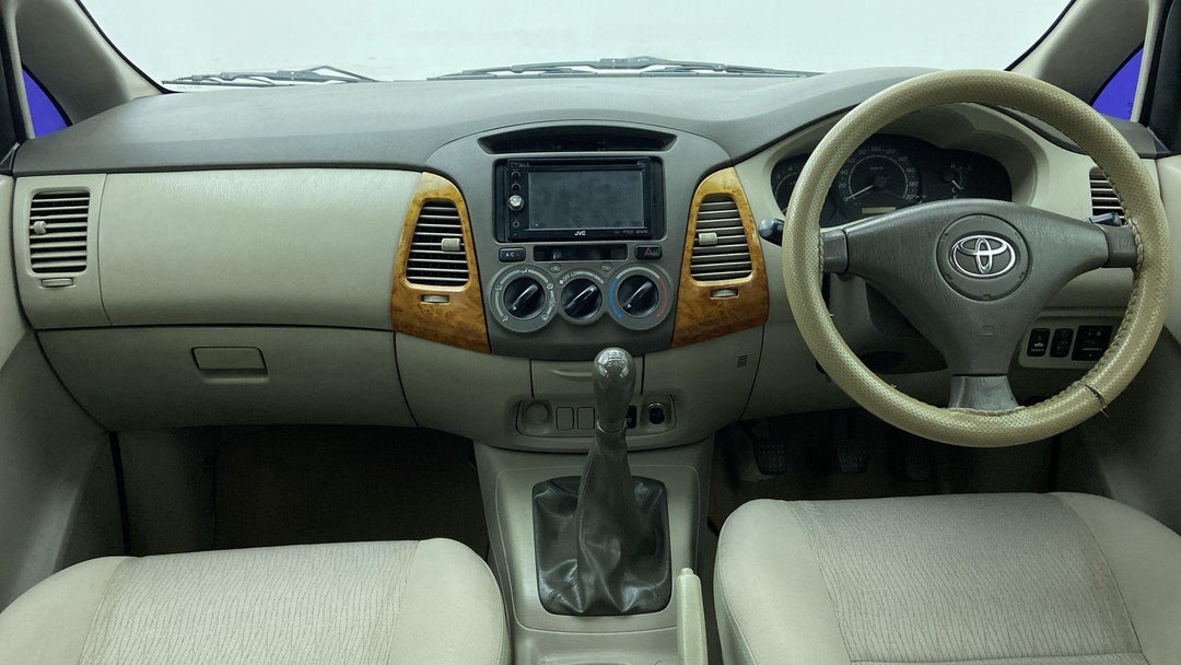 Buy Used 2010 Toyota Innova 2.5 G4 7 STR MANUAL in Pune - CARS24