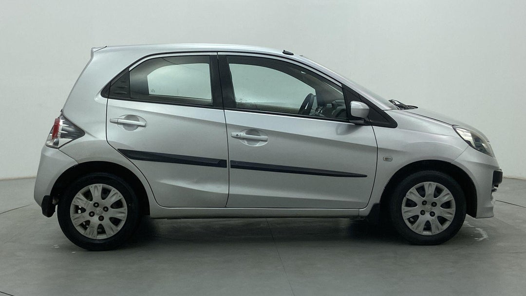 Buy Used 2013 Honda Brio 1.2 S MT I VTEC MANUAL in Chennai - CARS24